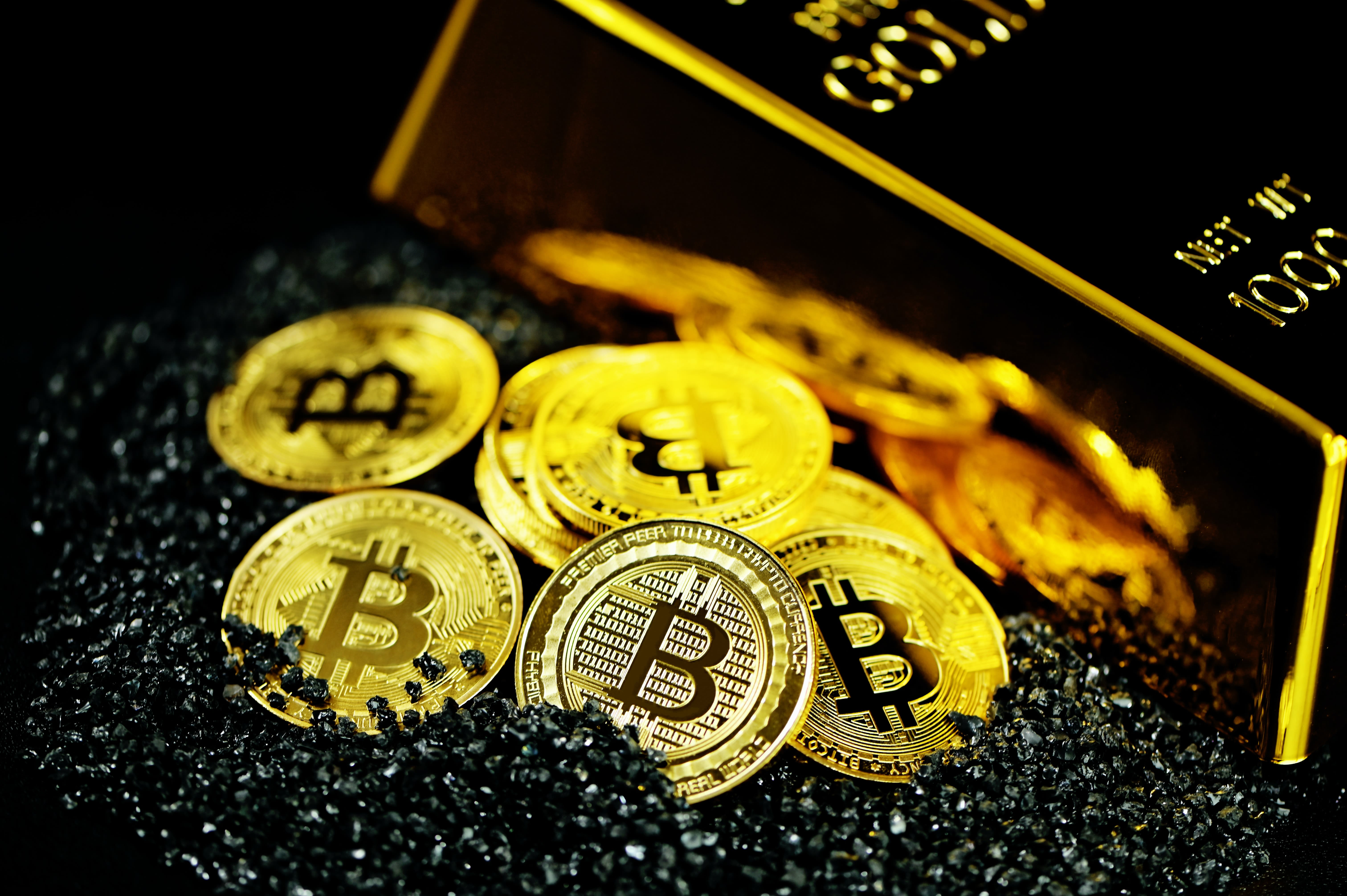 Bitcoin Is Behaving More And More Like Gold What Does That Mean And bitcoin-is-behaving-more-and-more-like-gold-what-does-that-mean-and